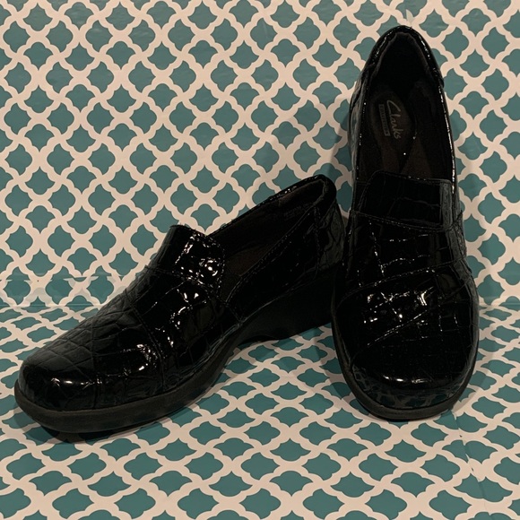 Clarks | Shoes | Clarks Collection Embossed Black Patent Shoes Size 9 2 ...